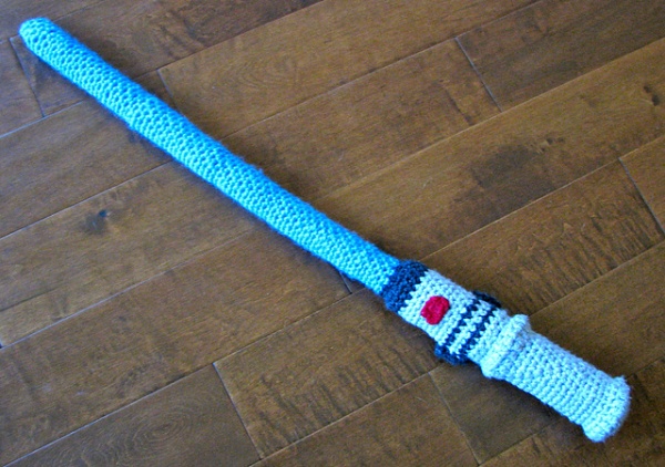 Crochet Star Wars Light Saber - Free Pattern - The Spinners Husband